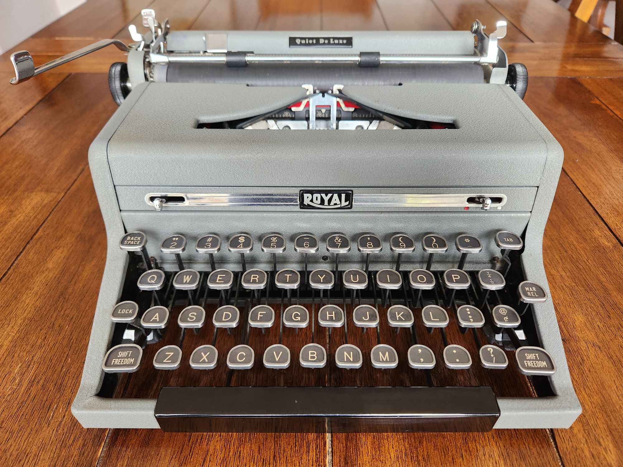 Acquisition: 1949 Royal Quiet De Luxe Portable Typewriter | Chris Aldrich